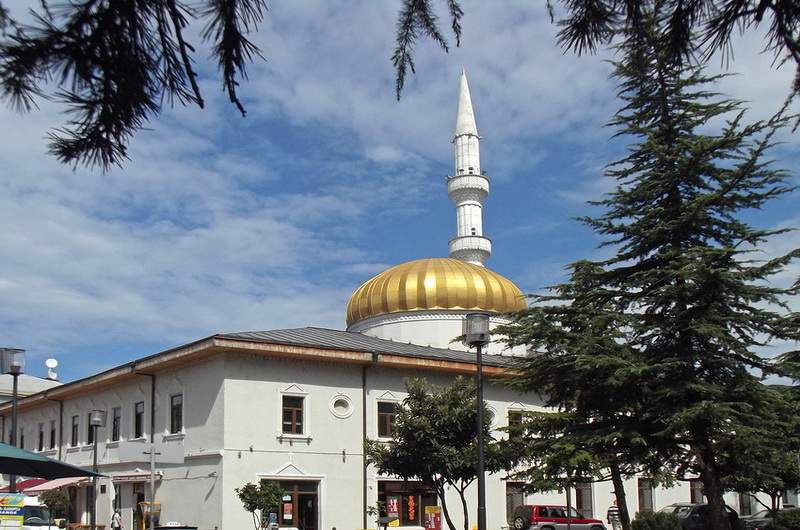 Orta Jami Mosque. Photo: v-georgia.com - Отели в Батуми на берегу моря ...